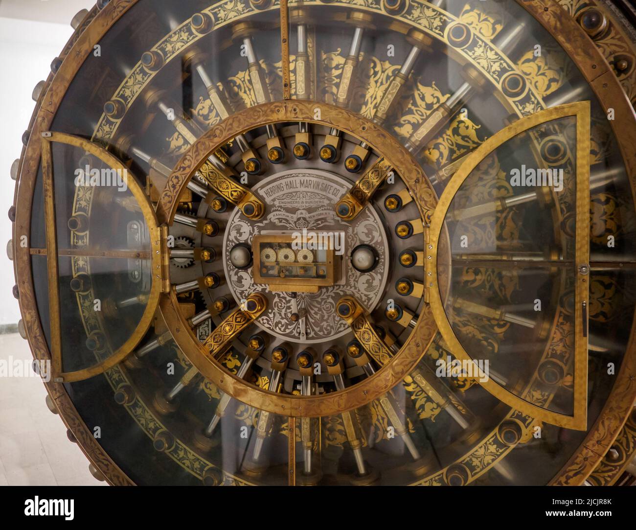 Bank Vault in an abandoned building Stock Photo - Alamy
