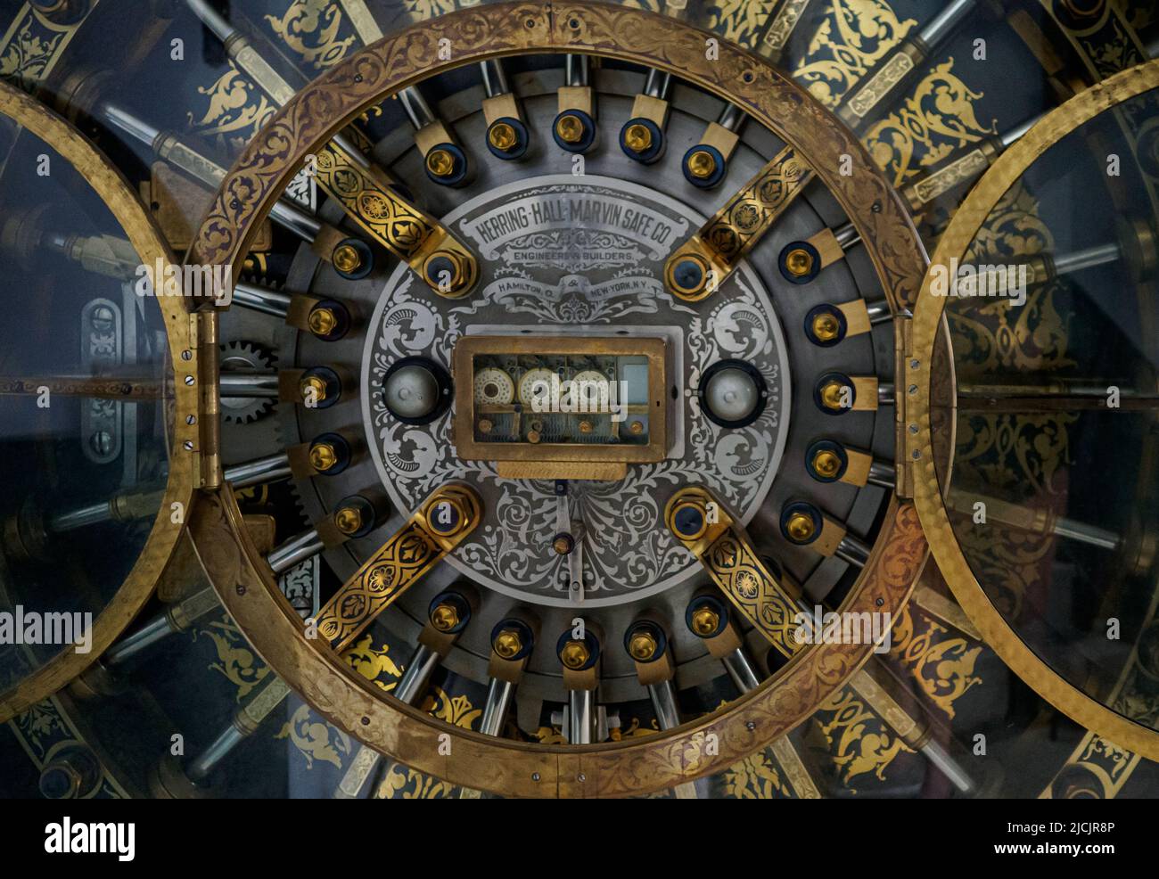 Bank Vault in an abandoned building Stock Photo - Alamy