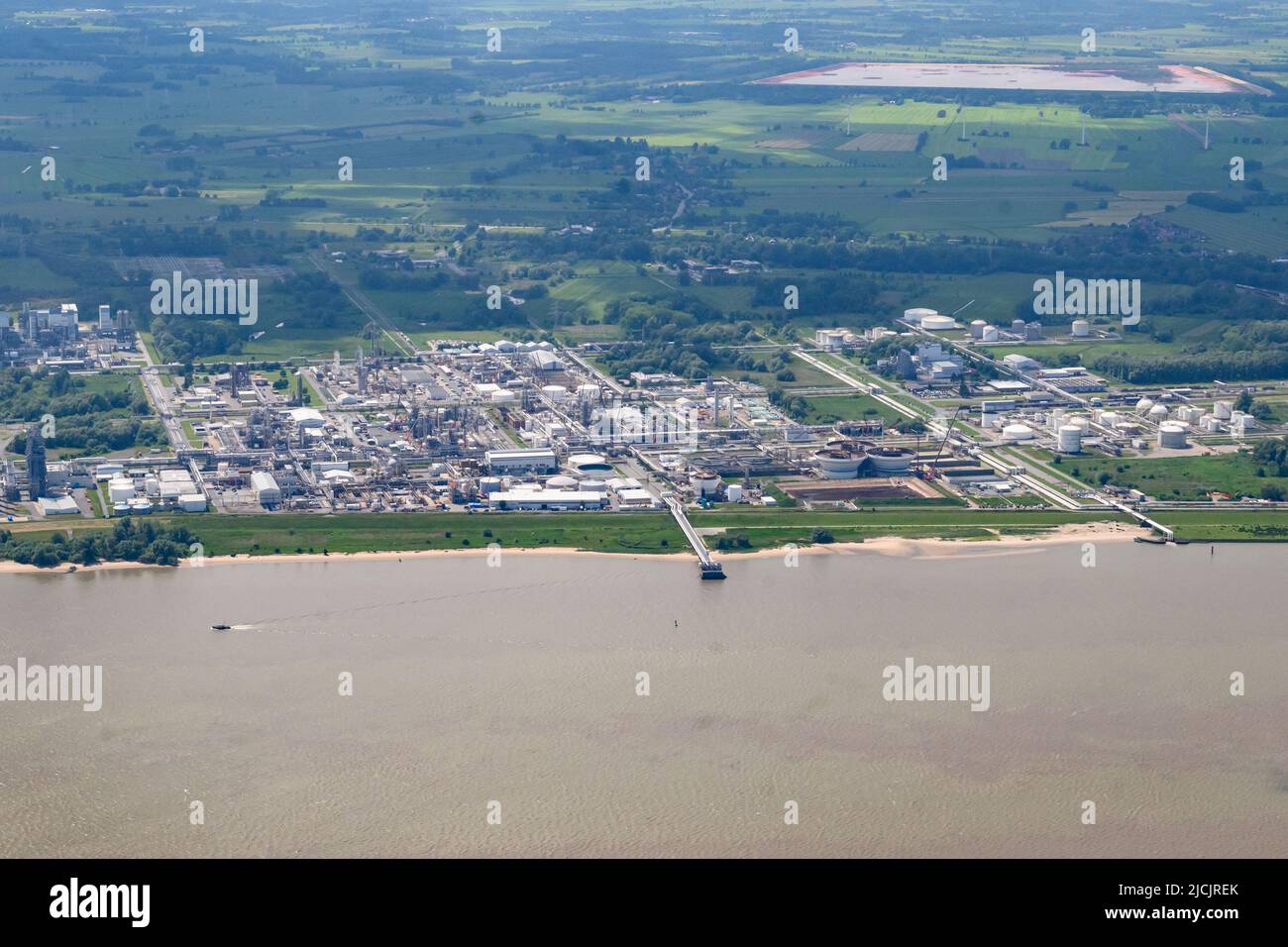 09 June 2022, Lower Saxony, Bützfleth: The chemical plant of Dow ...