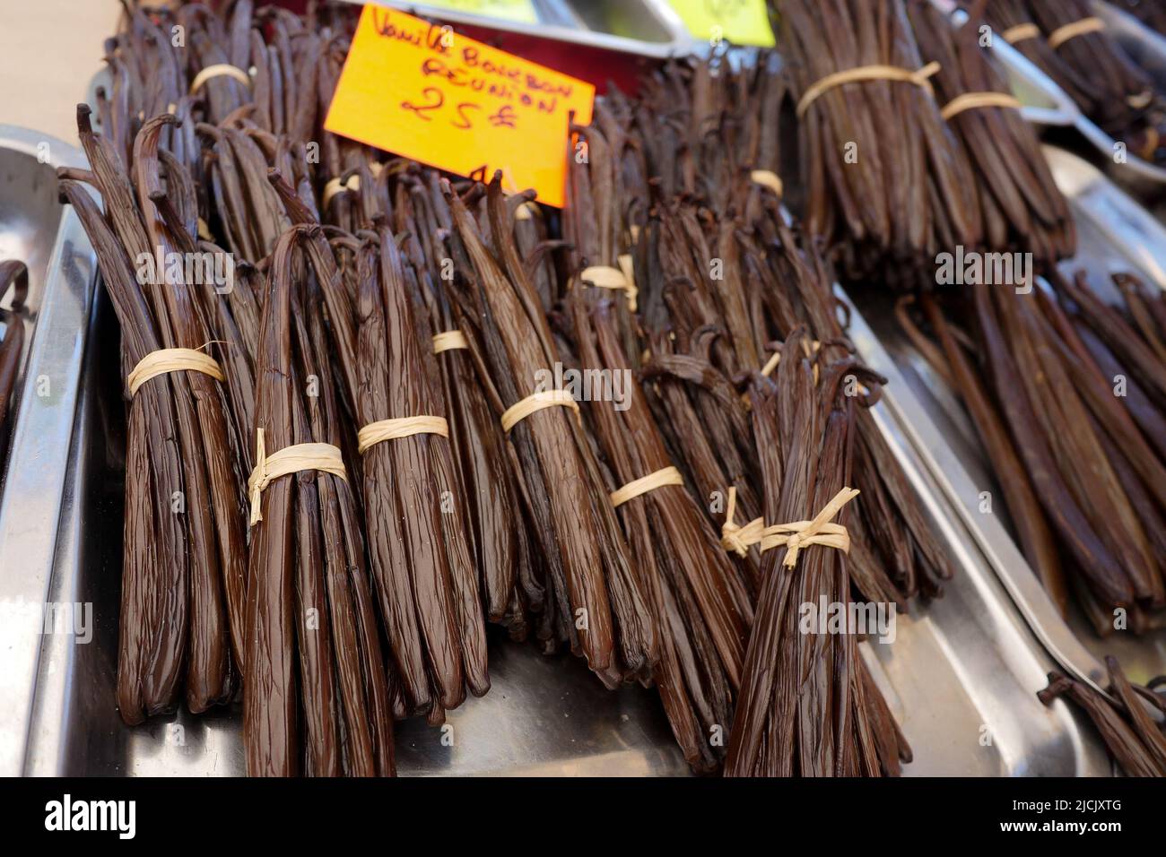 Real fresh vanilla from la reunion island madagascar vanille bourbon ...