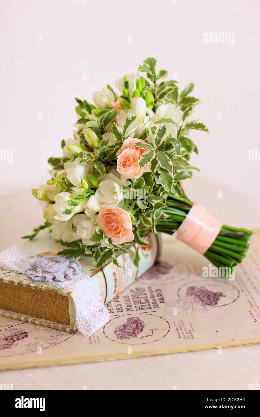 White lady peach hi-res stock photography and images - Alamy