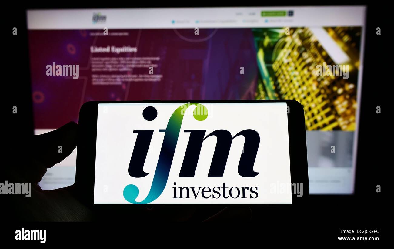 Fund investors hi-res stock photography and images - Alamy