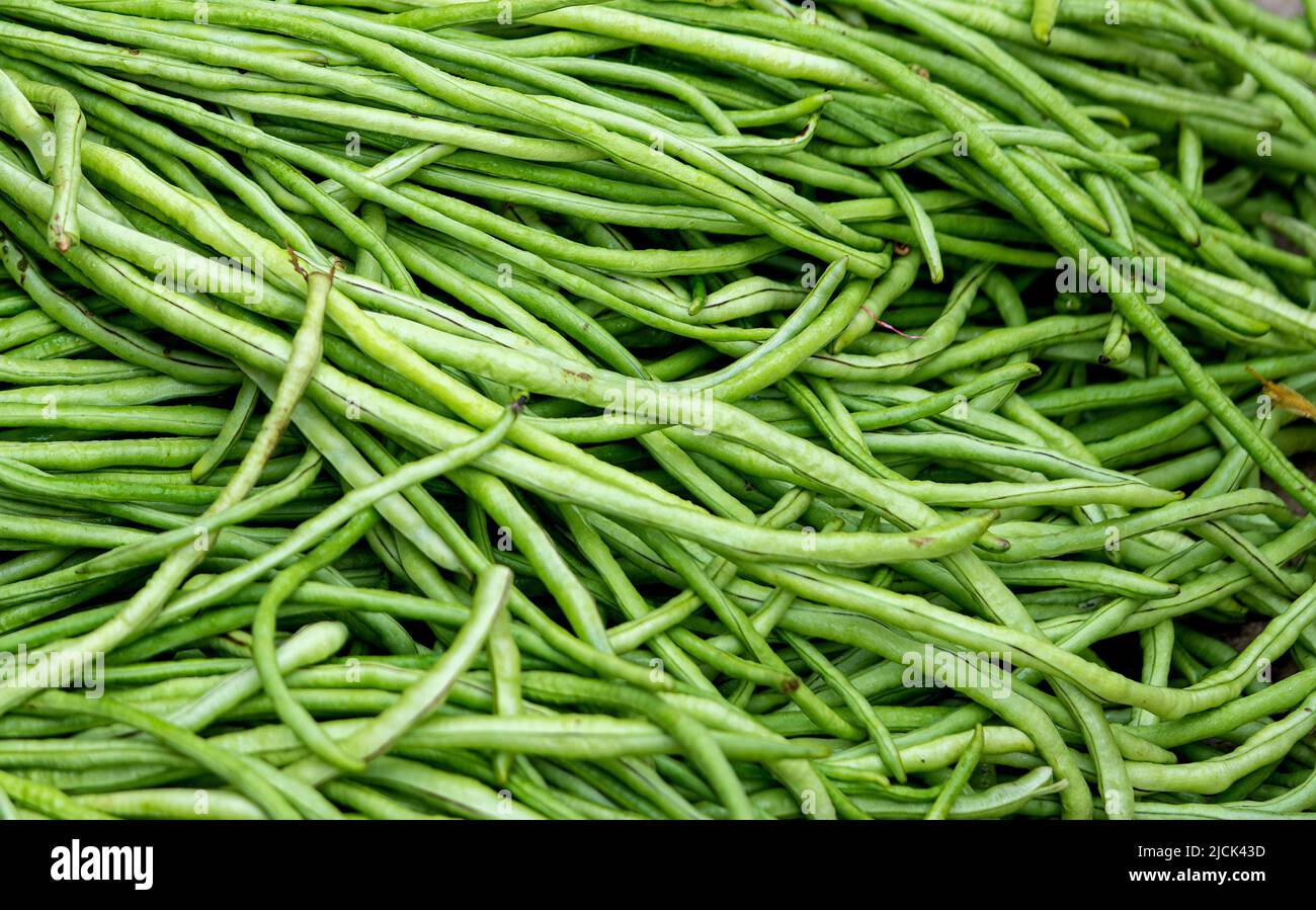 Long beans at the market Stock Photo - Alamy