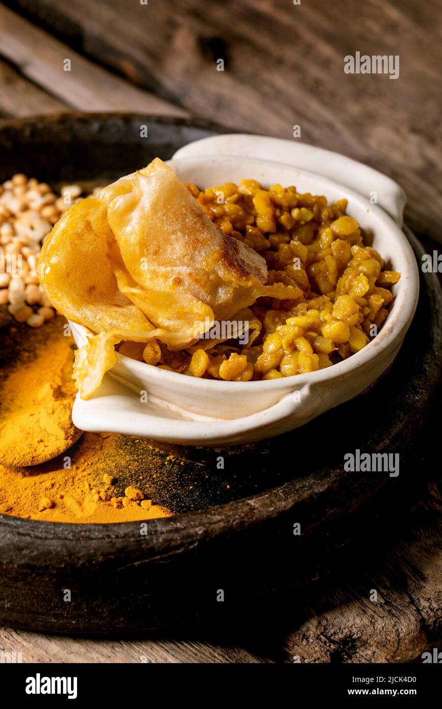 Dhal roti bread traditional hi-res stock photography and images - Alamy