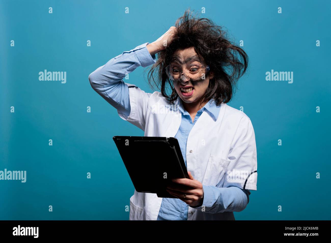 Like crazy mad hi-res stock photography and images - Alamy