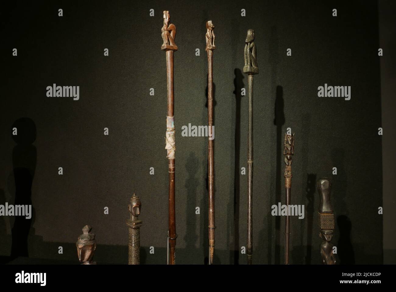 African craftsmanship hi-res stock photography and images - Alamy