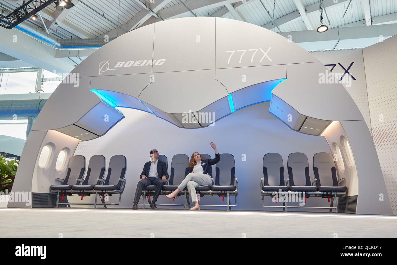 Boeing 777x model hi-res stock photography and images - Alamy