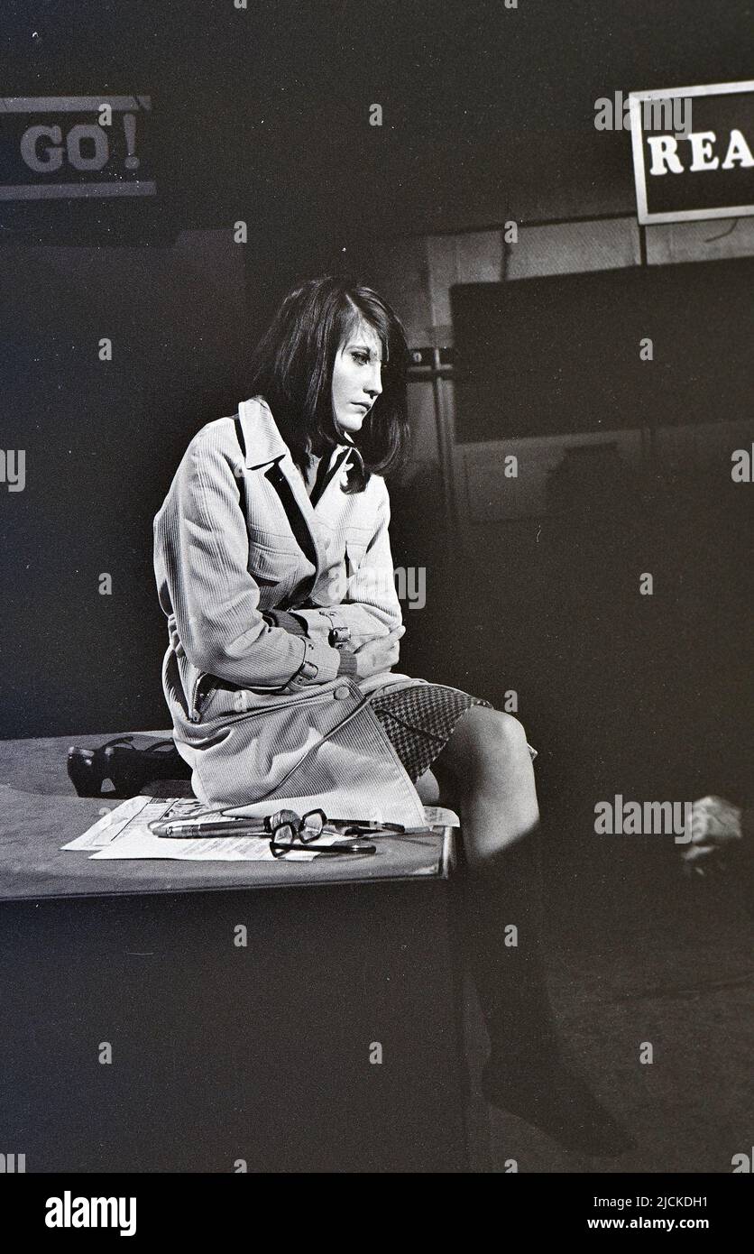SANDIE SHAW UK pop singer on Ready, Steady, Go ! in January 1966. Photo ...