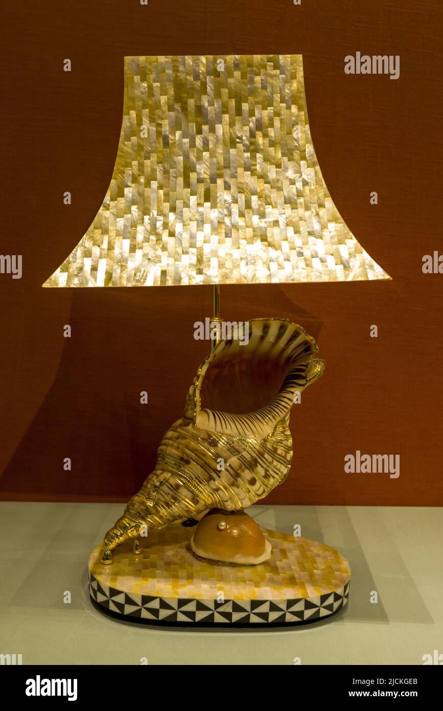 Conch shell carving hi-res stock photography and images - Alamy