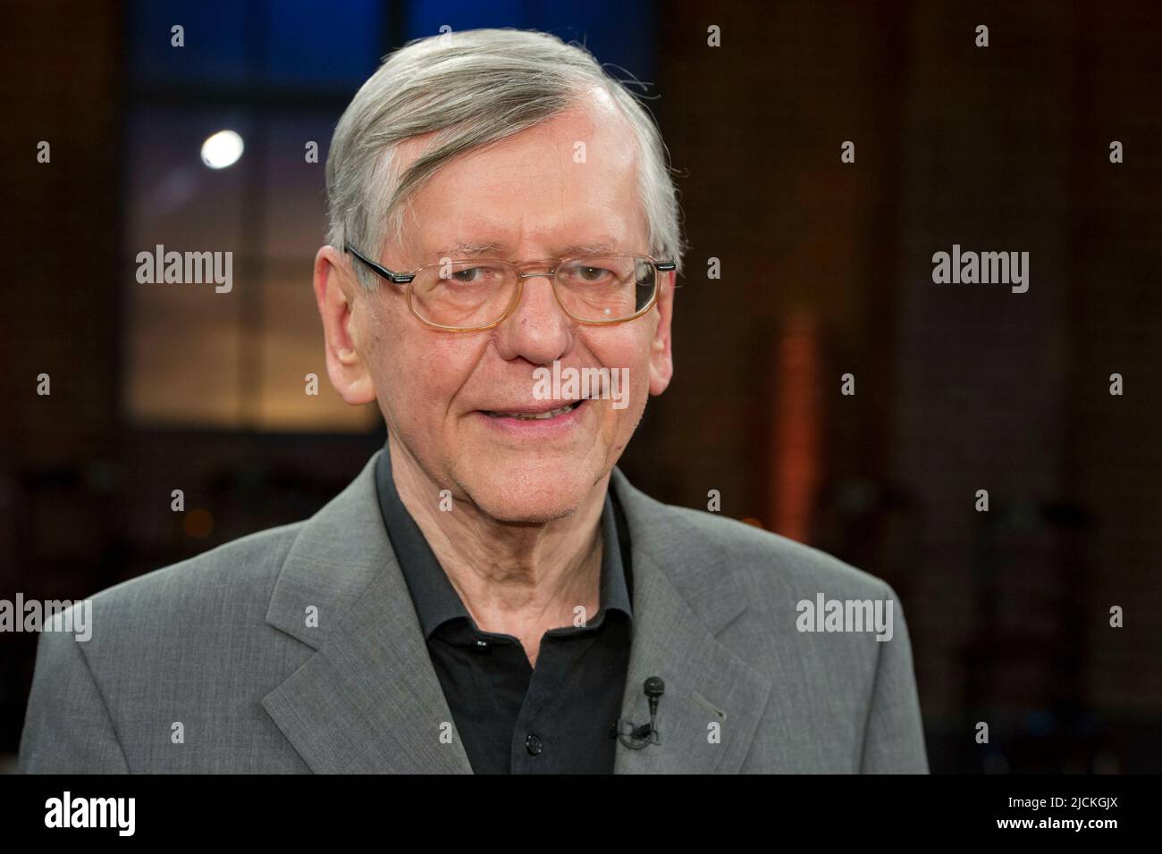 15 to 17 years old hi-res stock photography and images - Alamy