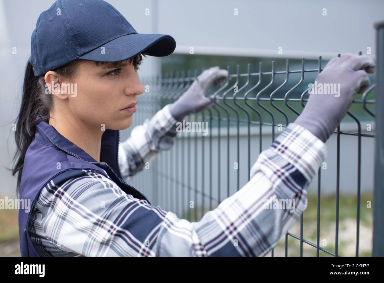 Installing mesh hi-res stock photography and images - Alamy
