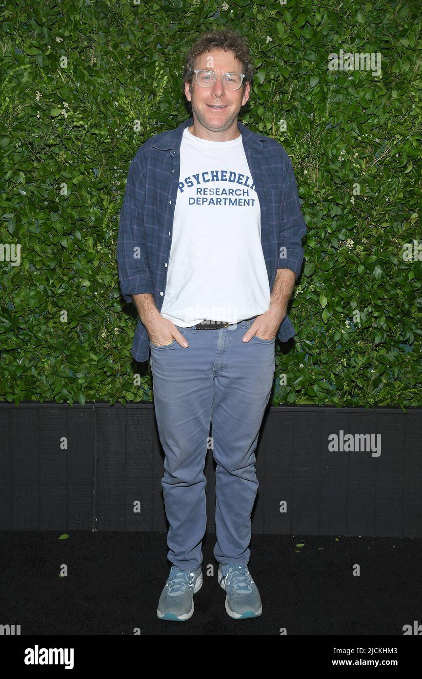 Dustin Yellin attends the 2022 Tribeca Film Festival Chanel Arts Dinner ...