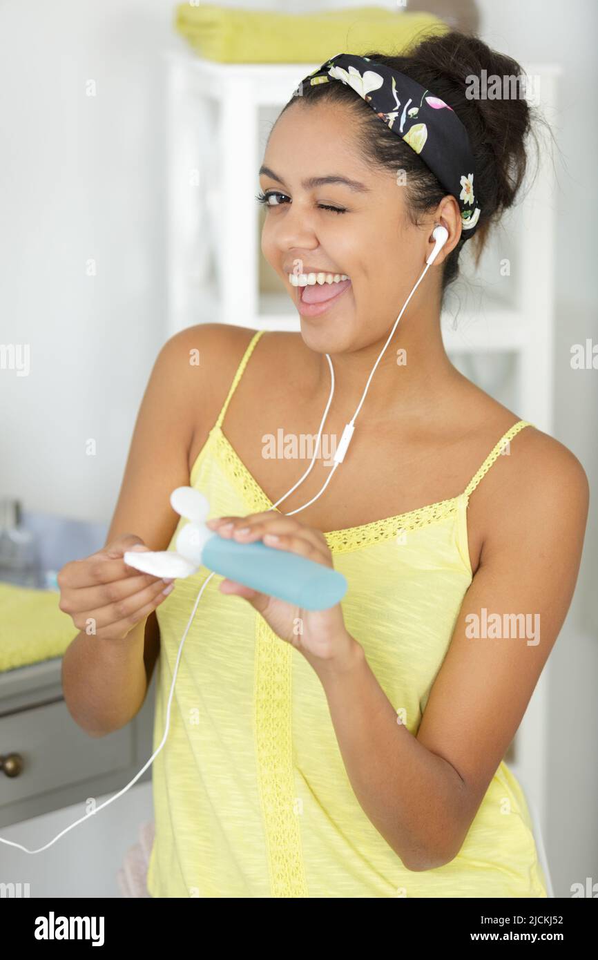 Taking off makeup hi-res stock photography and images - Alamy