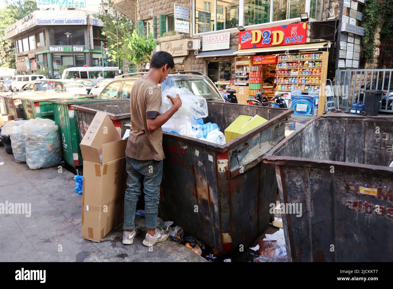 Lebanon beirut trash emergency metal plastic scavengers ramco hi-res ...