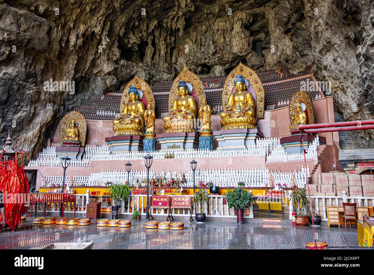 Guizhou xingyi wan also famous natural cave temple dojo -buddhas ...