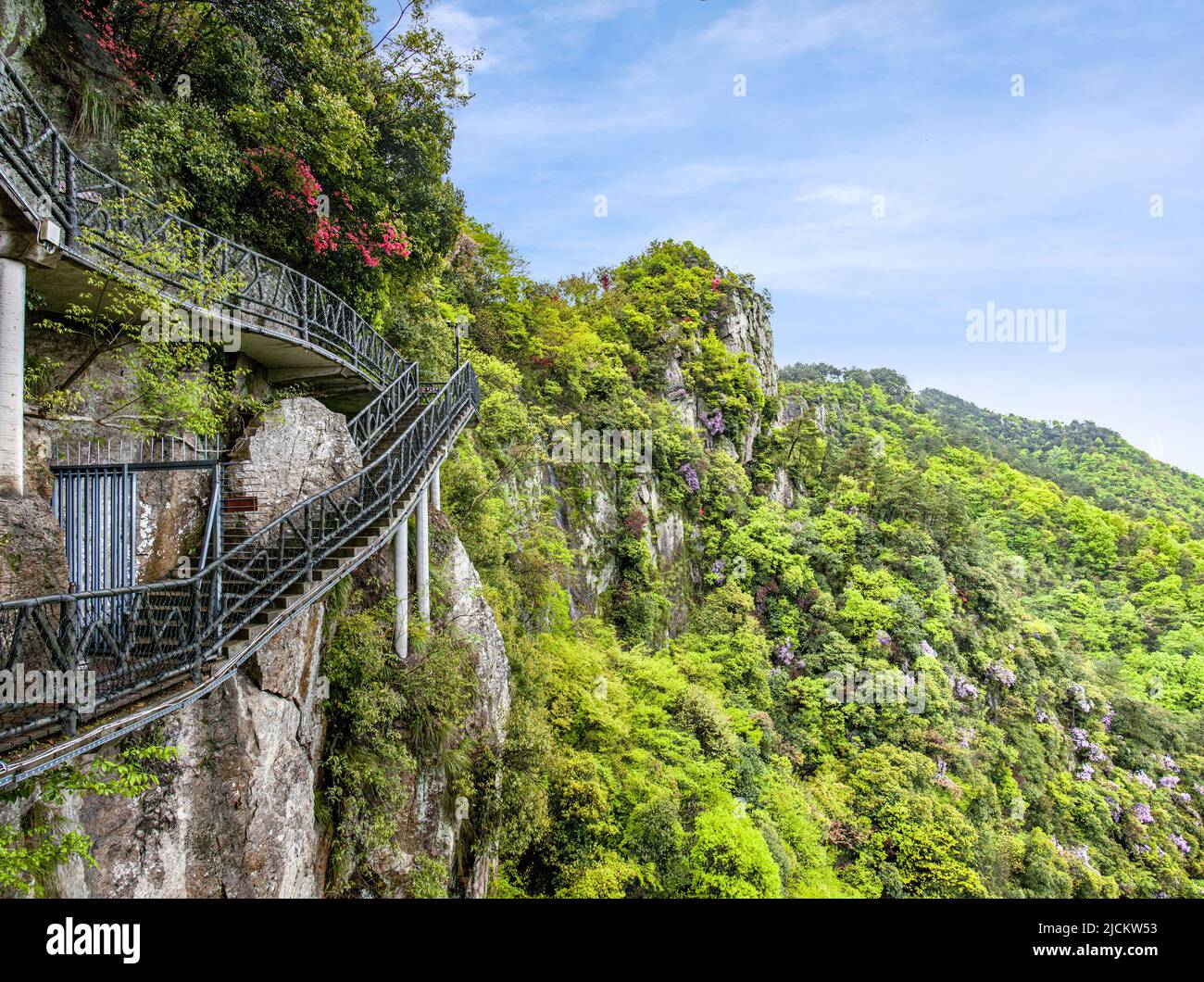 Zhejiang ningbo xikou fenghua area DouShanXu snow and rock plank road ...