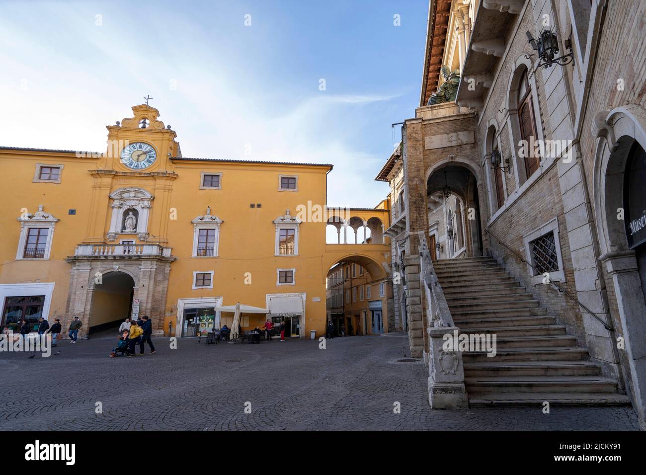 Piazza del Popolo square, Palazzo dei Priori palace, Fermo, Marche ...