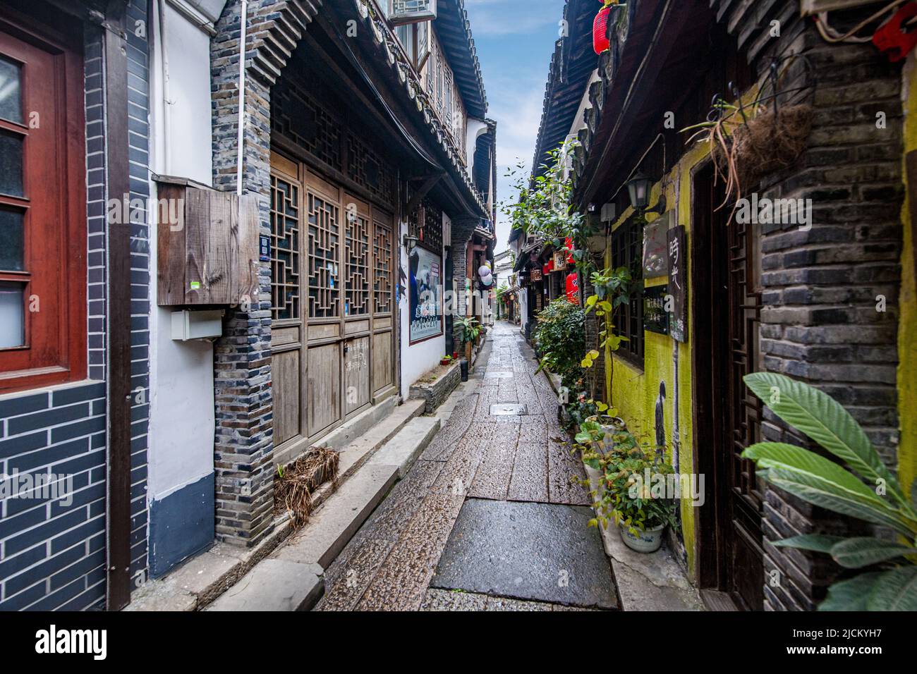 Shanghai qingpu zhujiajiao ancient alley alley Stock Photo - Alamy