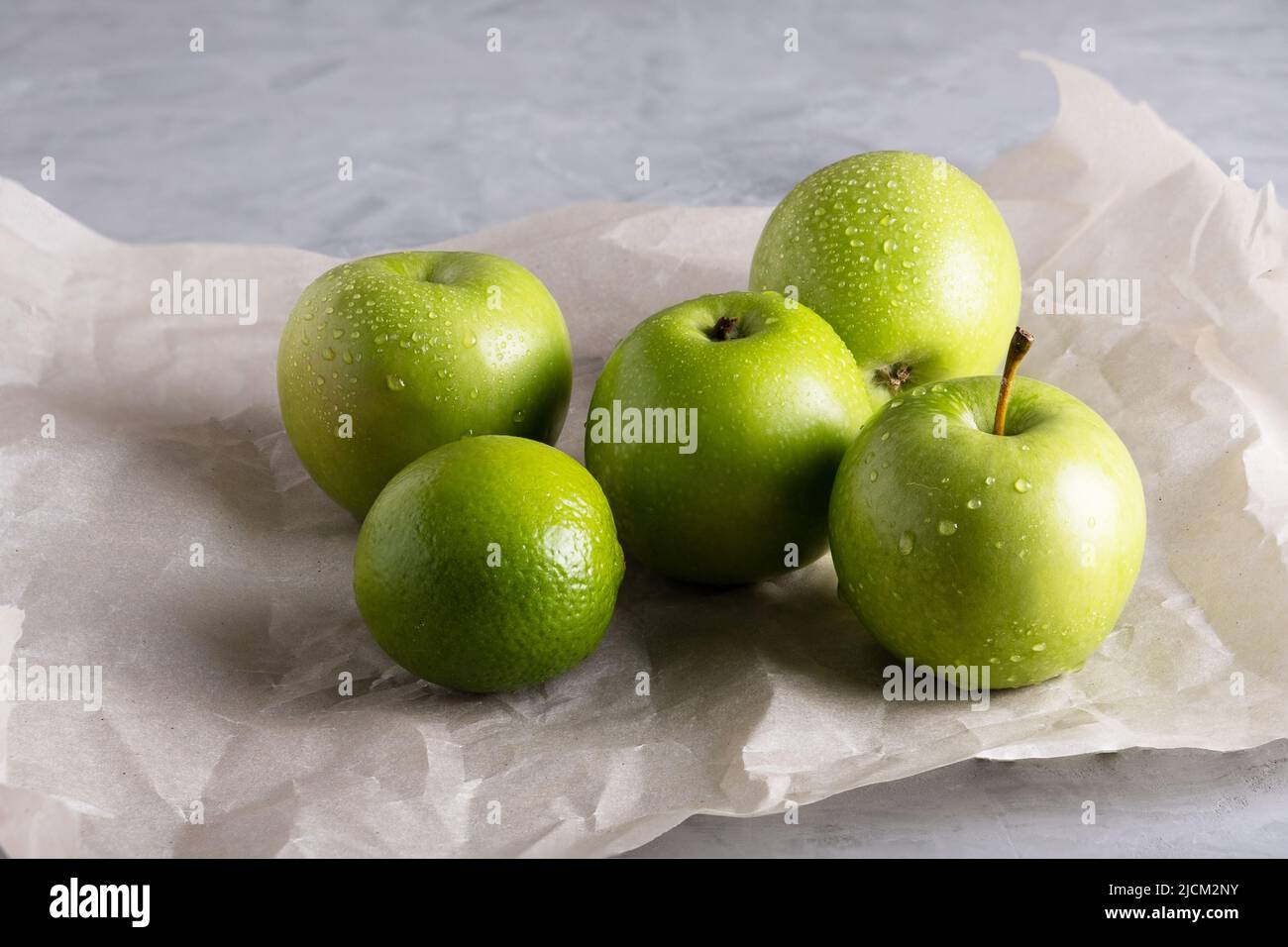 Wrinkled granny hi-res stock photography and images - Alamy