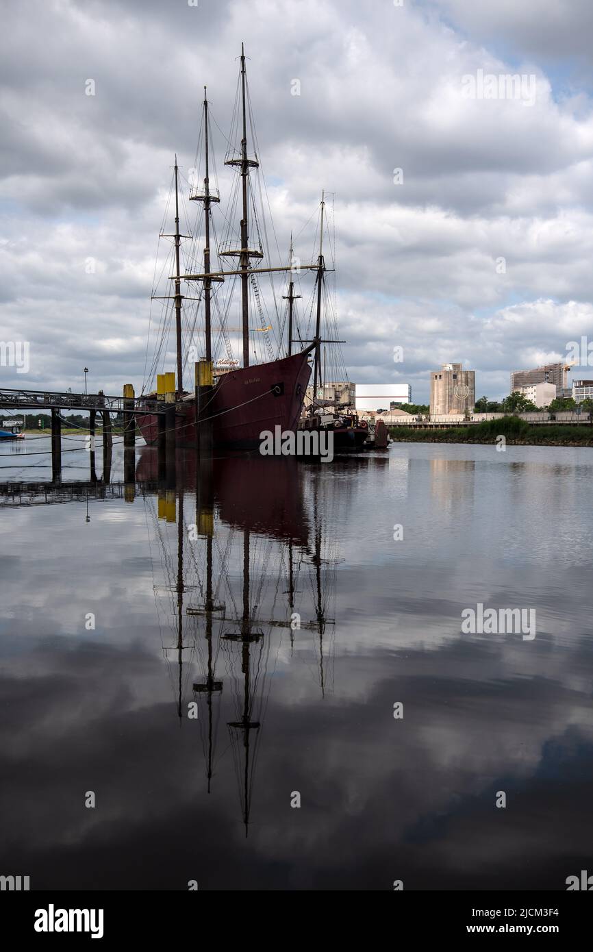 Liefde ship hi-res stock photography and images - Alamy