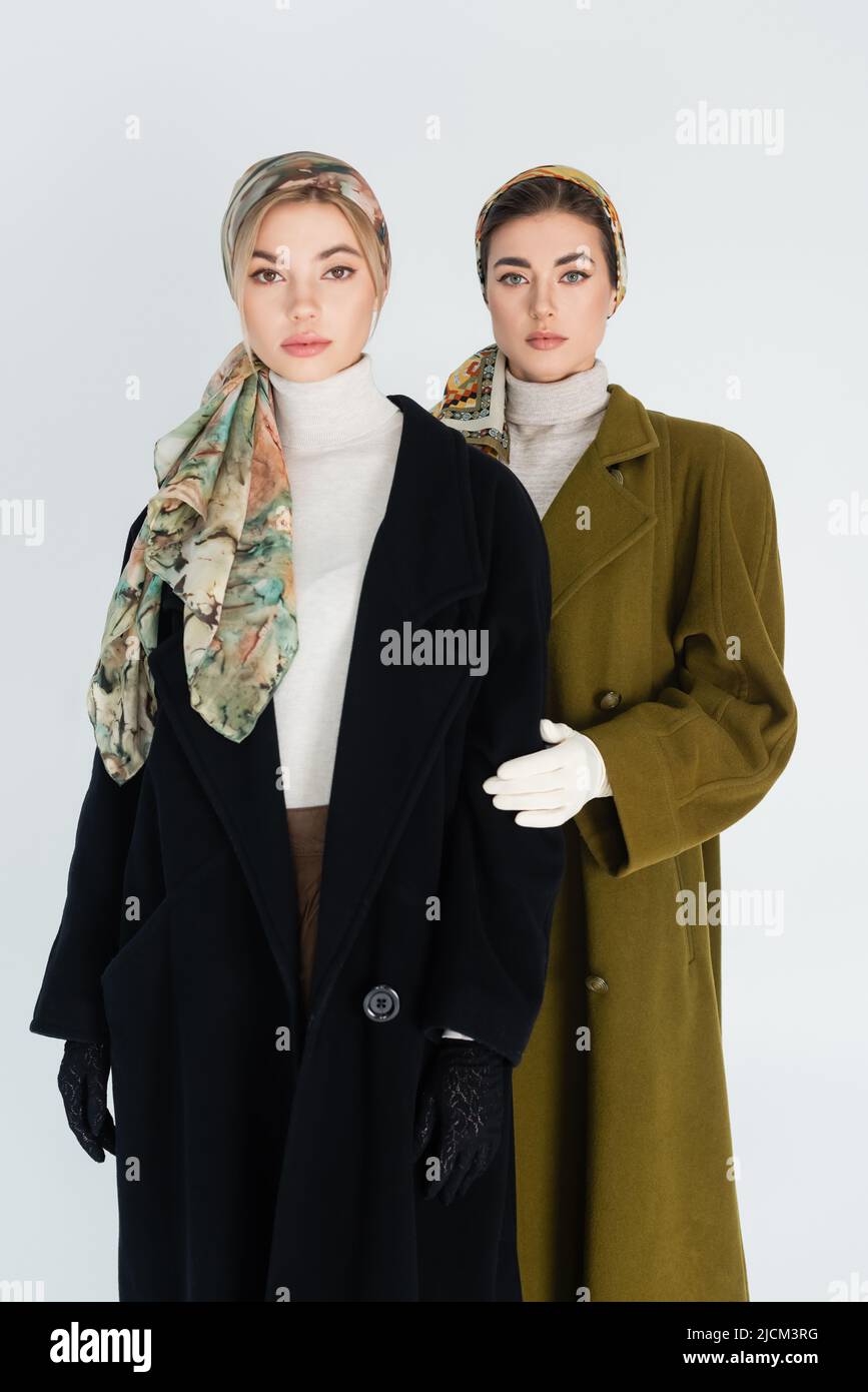 Women in headscarves hi-res stock photography and images - Alamy