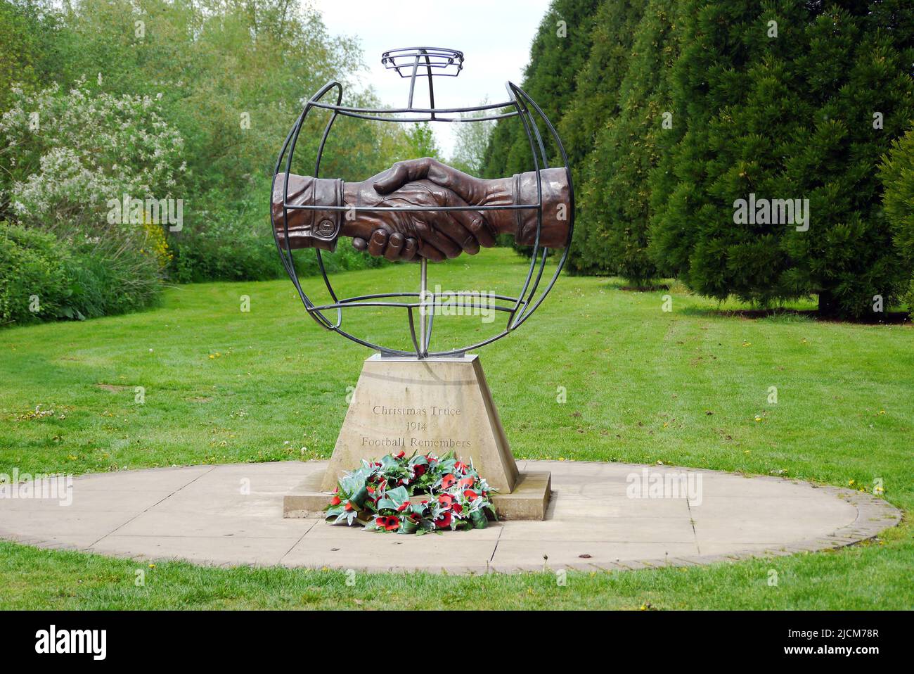 Christmas truce sculpture hi-res stock photography and images - Alamy