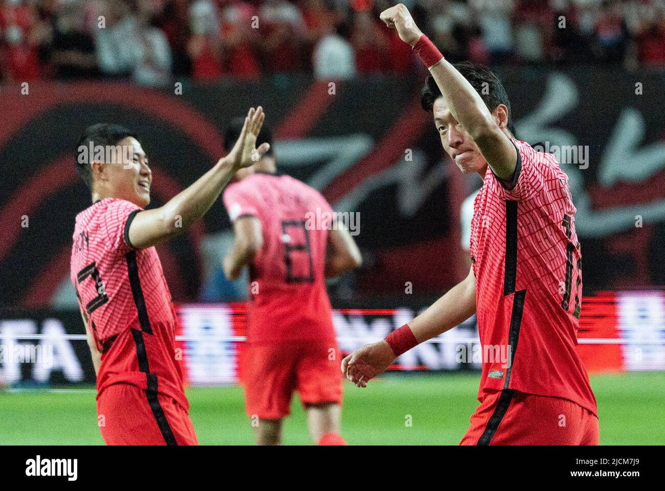 Seoul, South Korea. 14th June, 2022. Hwang Ui-jo (R) of South Korea ...