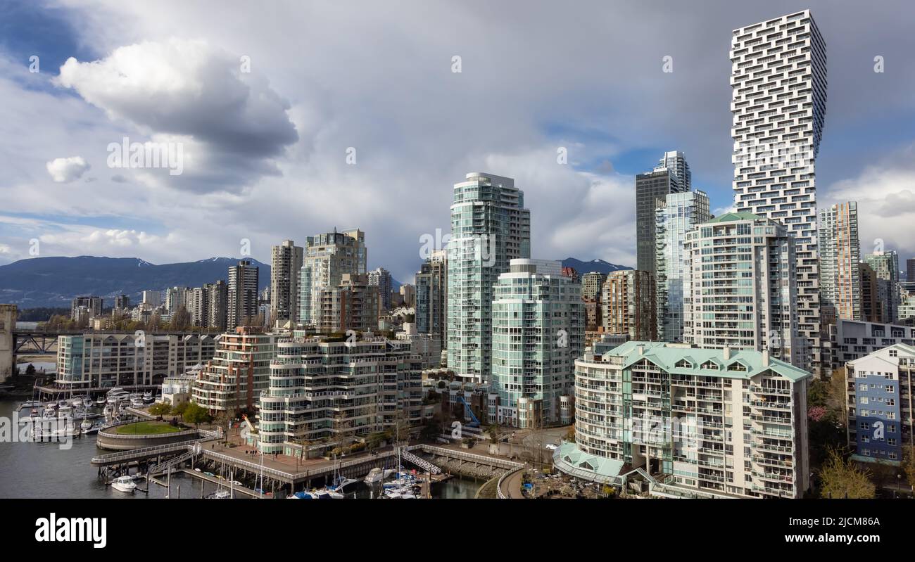 Modern Cityscape on the West Coast Pacific Ocean Stock Photo - Alamy