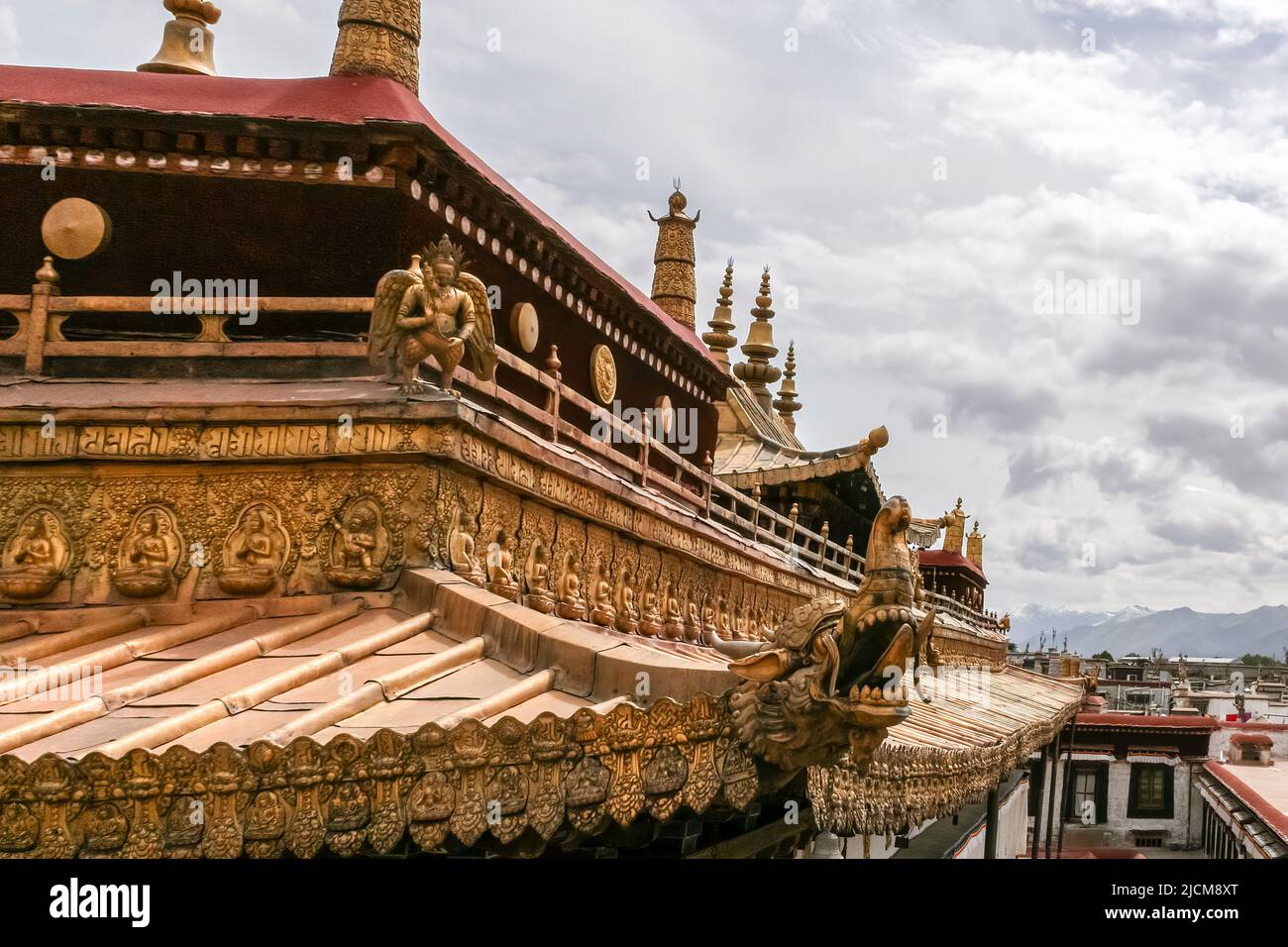 The rooftops of the Jokhang Temple: the most sacred monastery in ...