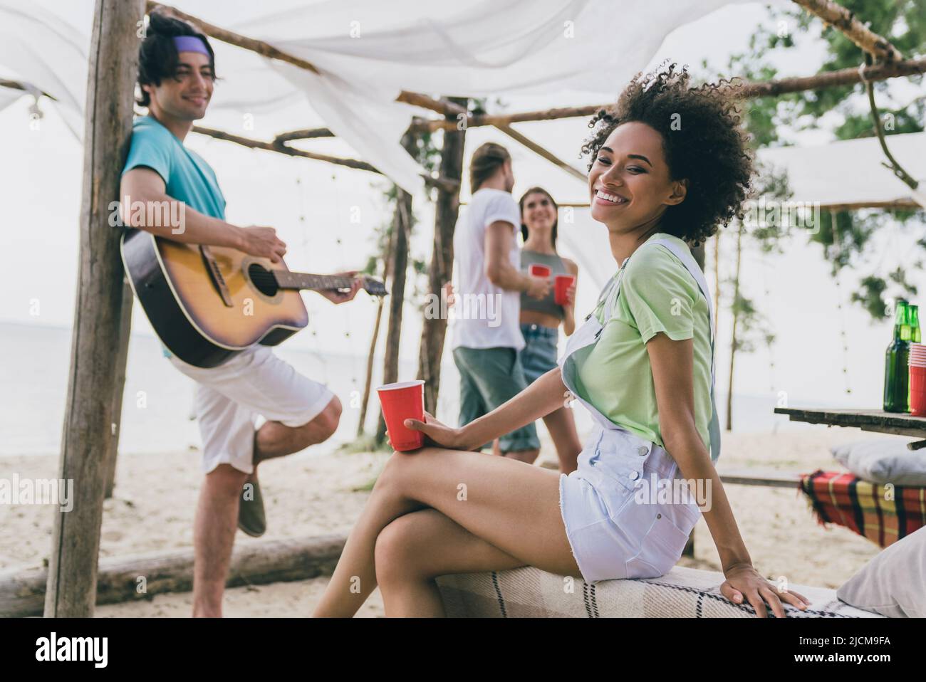 Student graduation beach hi-res stock photography and images - Alamy