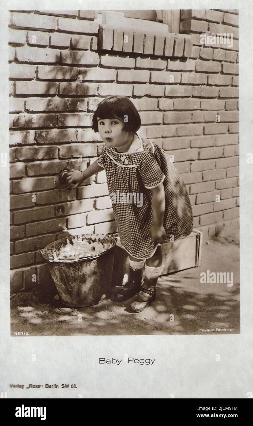 Portrait of Baby Peggy - Silent Hollywood era Stock Photo - Alamy