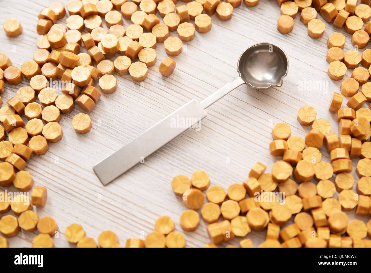 Sealing wax metal spoon and yellow gold sealing wax granules a lot on ...