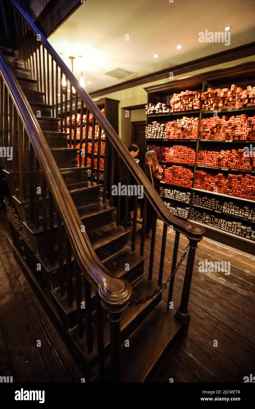 Wizard World Souvenirs and Gifts Shop in the Universal Studios Japan ...