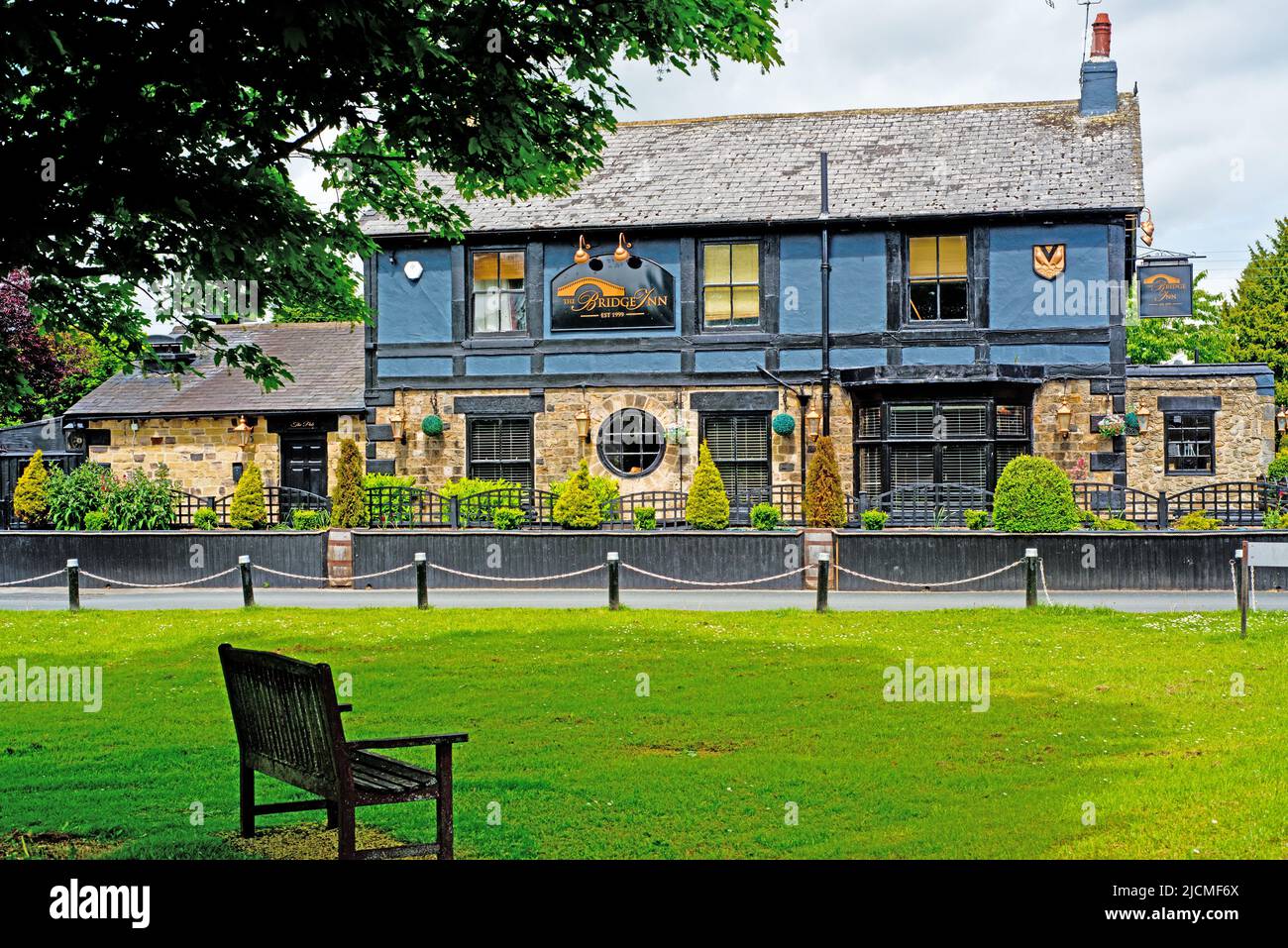 The Bridge Inn, Stapleton, North Yorkshire, England Stock Photo - Alamy