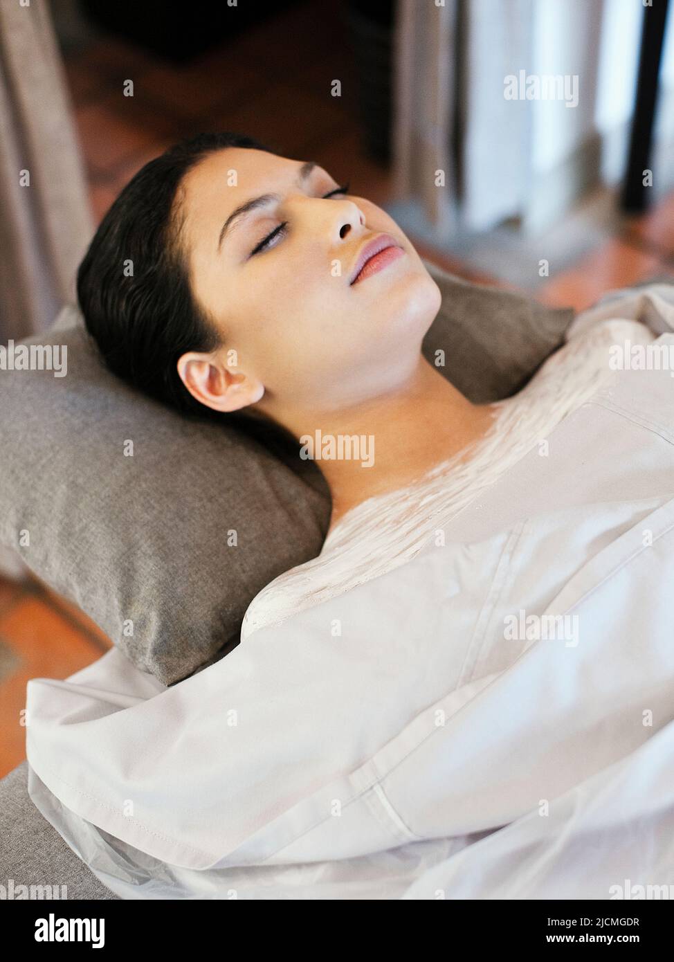 Body wrap hi-res stock photography and images - Alamy