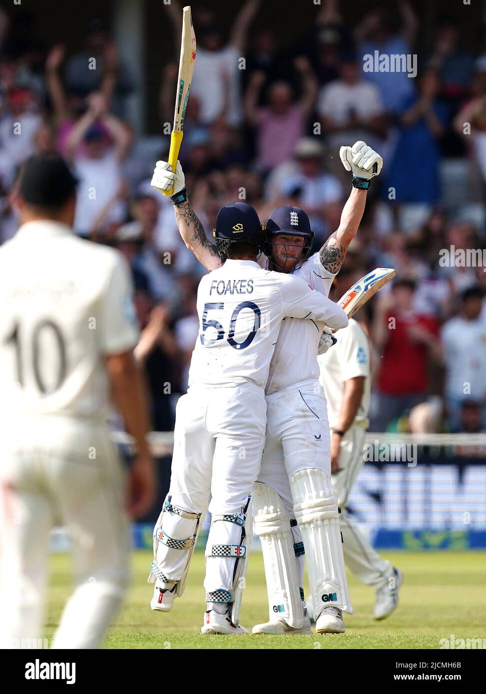 Ben stokes test match celebrations hi-res stock photography and images ...
