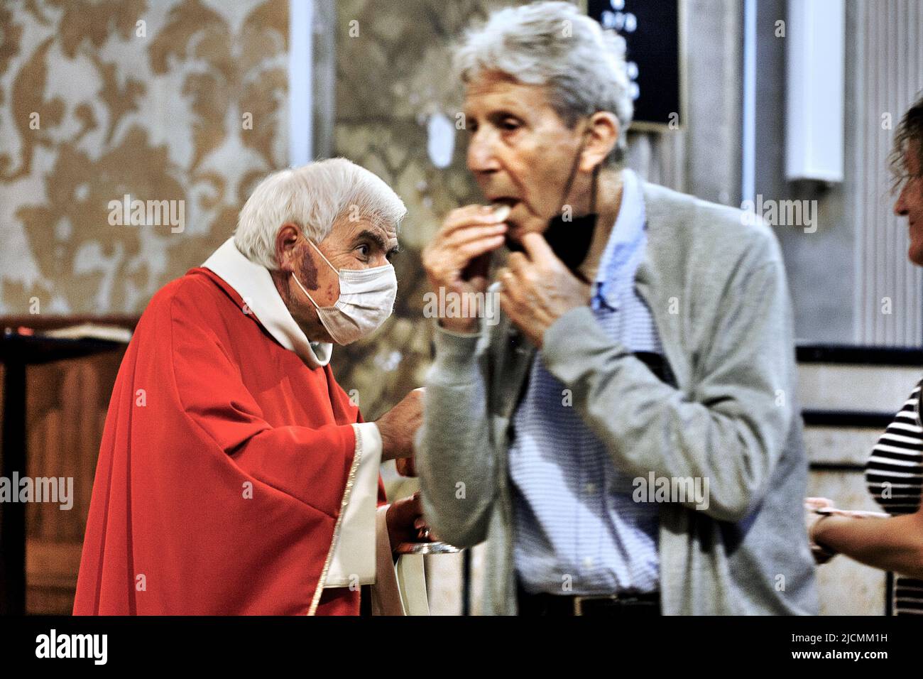 Priest host hi-res stock photography and images - Alamy