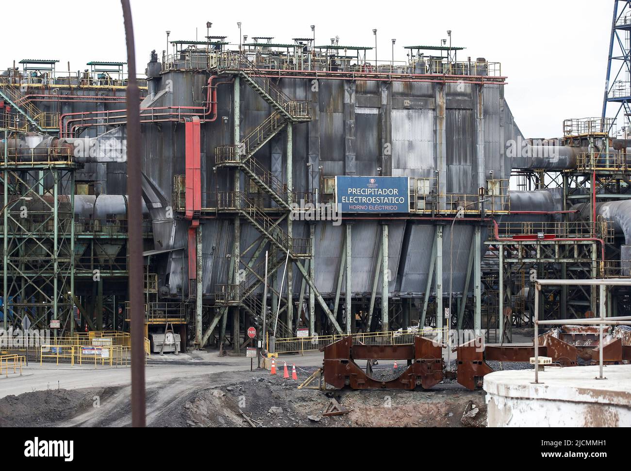 Copper smelter chile hi-res stock photography and images - Alamy