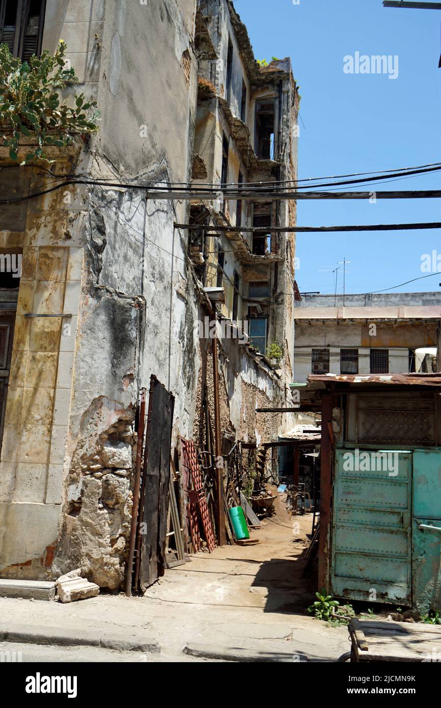 colorful run down houses in havana Stock Photo - Alamy