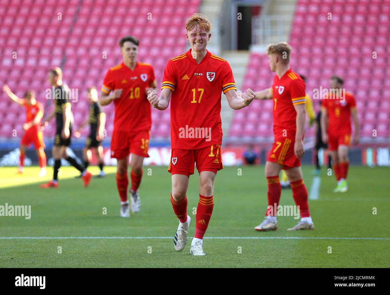 Oliver hammond wales hi-res stock photography and images - Alamy