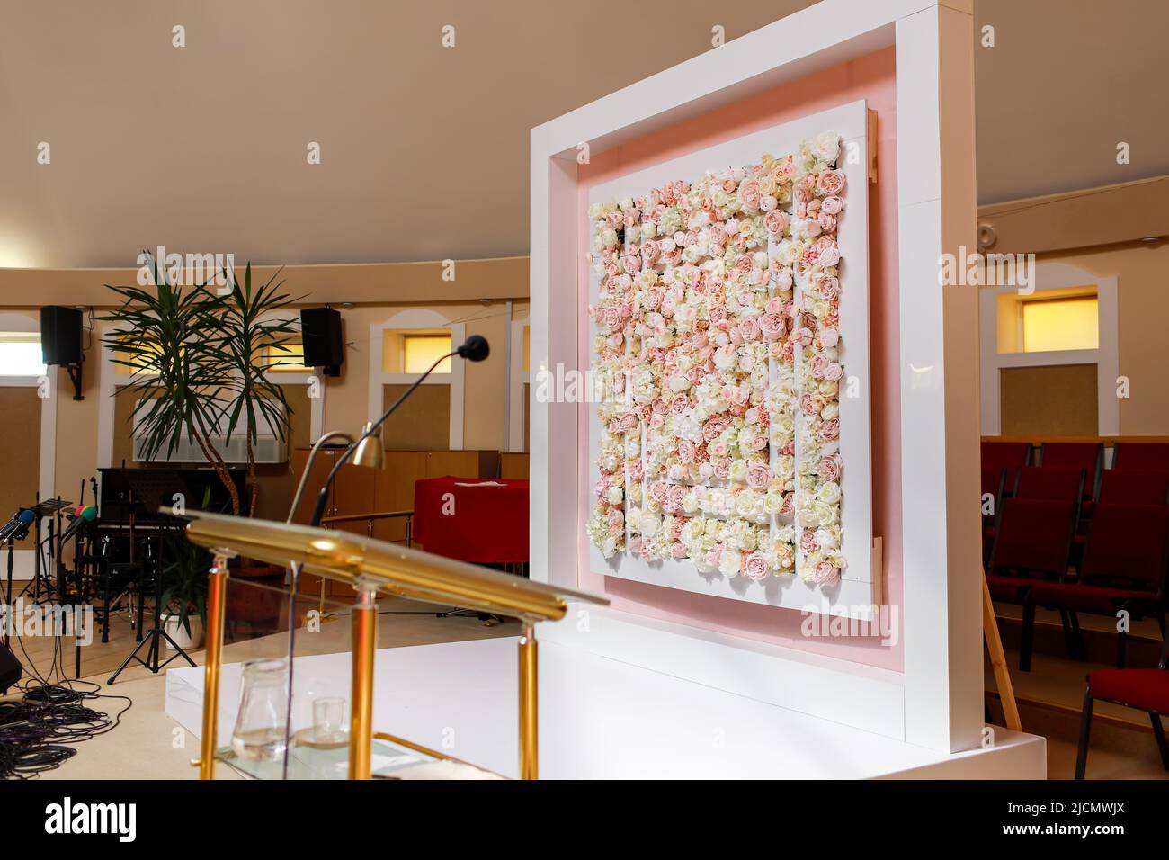 Location for the wedding ceremony. square Arch for wedding ceremony a ...