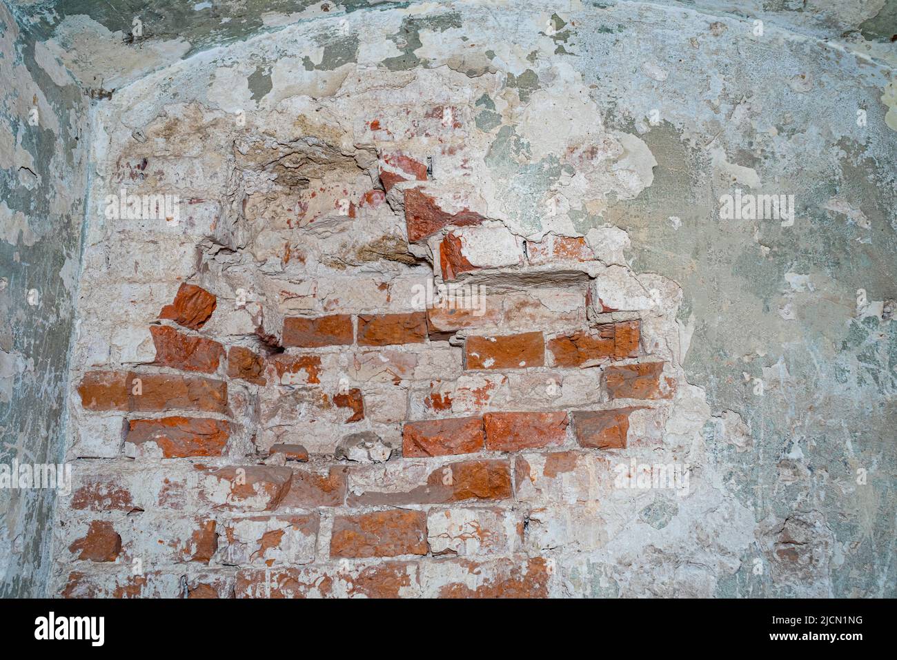Destroyed wall in an ancient red brick building Stock Photo - Alamy
