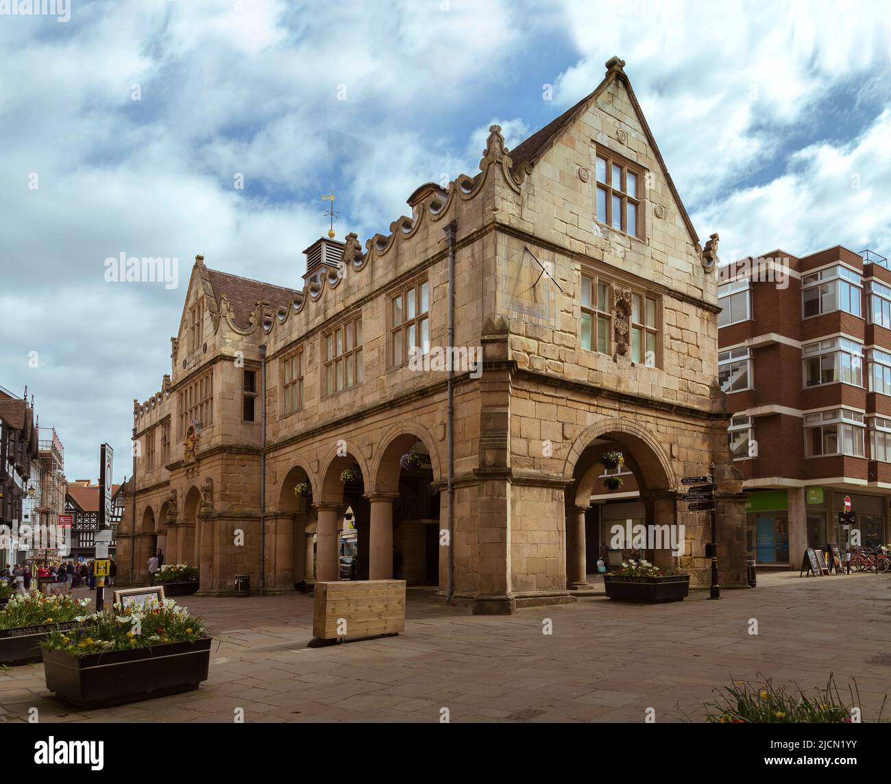Elizabethan style architecture hi-res stock photography and images - Alamy