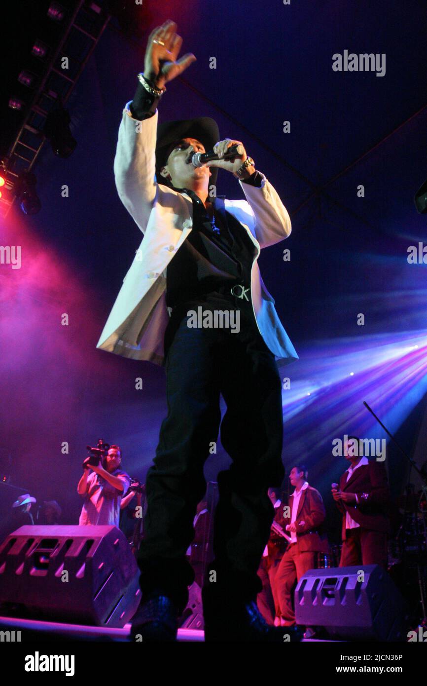 El Chapo de Sinaloa en el Baile de La Kaliente 6 sep 2006. (© Photo By ...