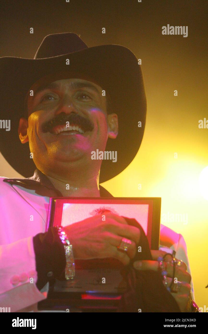 El Chapo de Sinaloa en el Baile de La Kaliente 6 sep 2006. (© Photo By ...