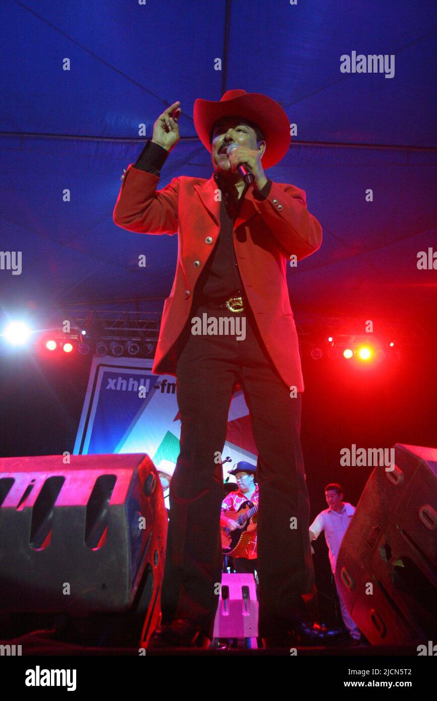 Lorenzo de Monteclaro en el Baile de La Kaliente 6 sep 2006. (© Photo ...