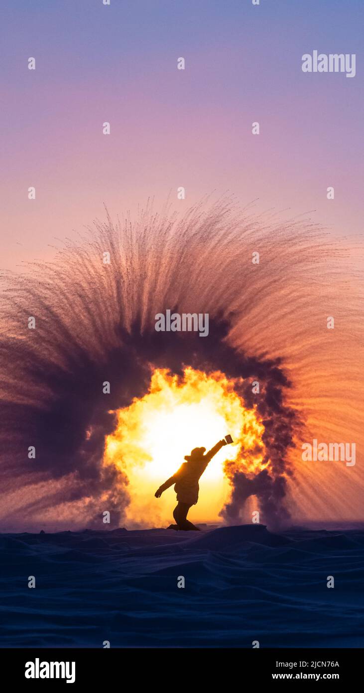 Freezing water throwing hi-res stock photography and images - Alamy