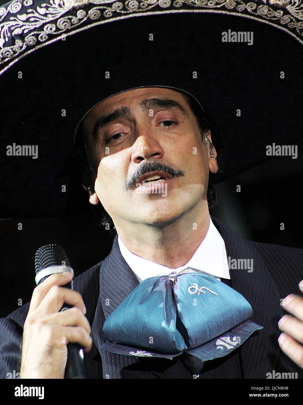 Leon, Guanajuato., 04/02/2014, El cantante Alejandro Fernandez durante ...