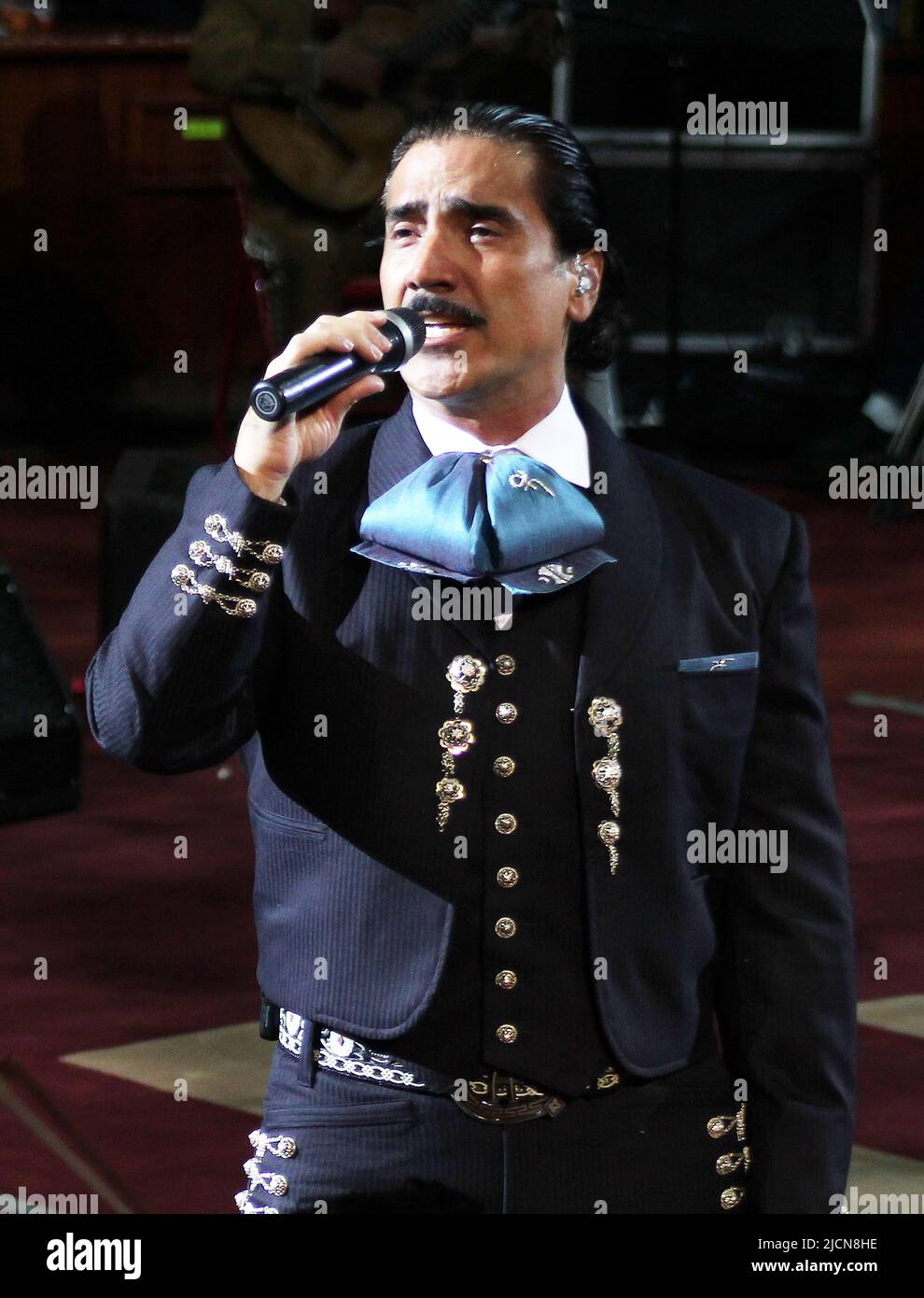 Leon, Guanajuato., 04/02/2014, El cantante Alejandro Fernandez durante ...
