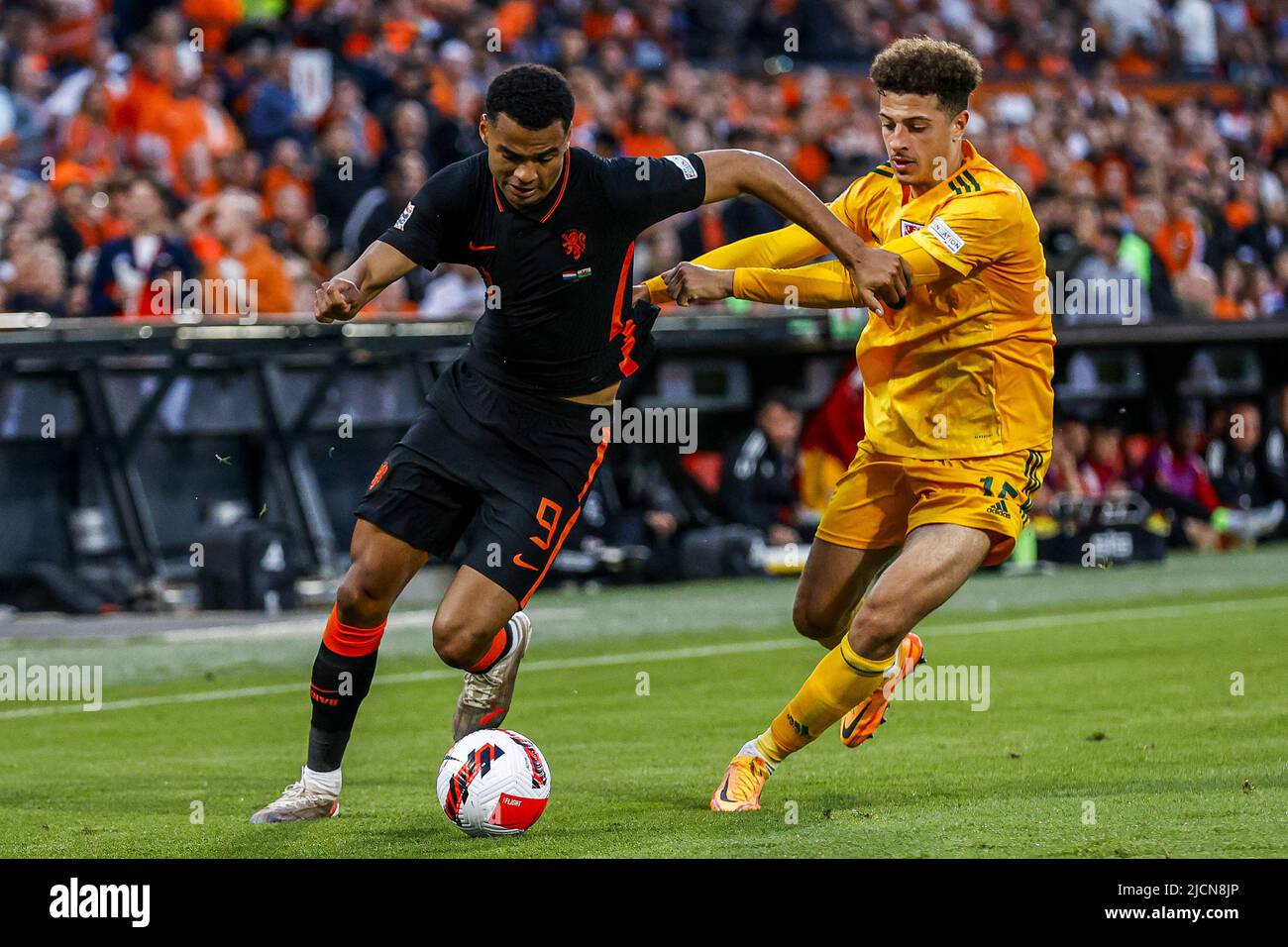 ROTTERDAM - (lr) Cody Gakpo of Holland, Ethan Ampadu of Wales during ...